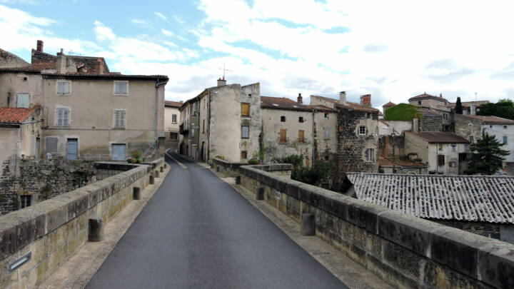 NESCHERS - VILLAGE DE SAINT SATURNIN
